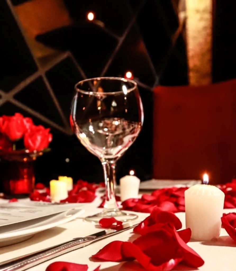 EXPERIENCIA #19 / CENA ROMÁNTICA PRIVADA / CAVA - Velada para dos